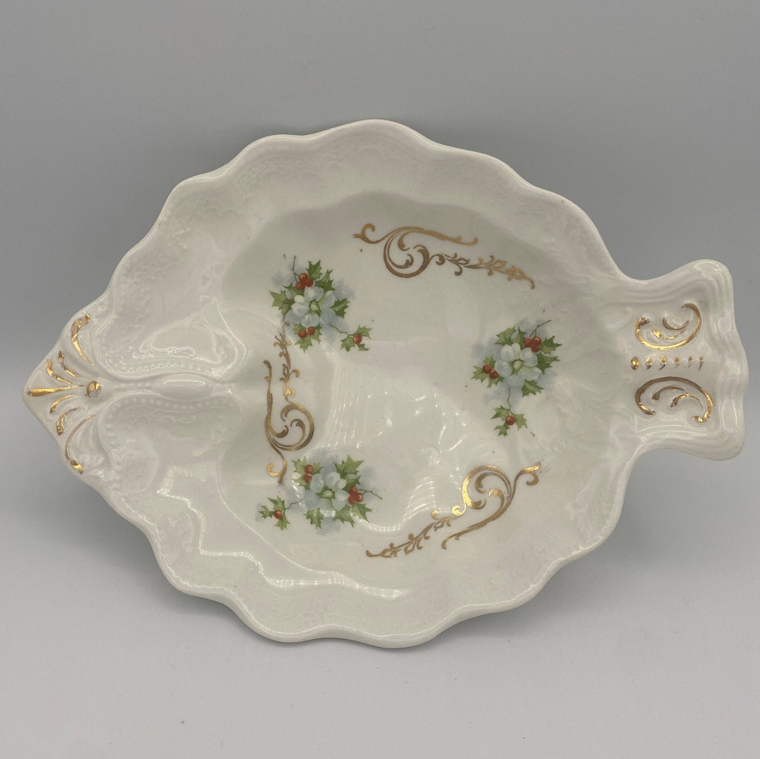 Homer Laughlin the Angelus Holly Pickle Dish With Scalloped and ...