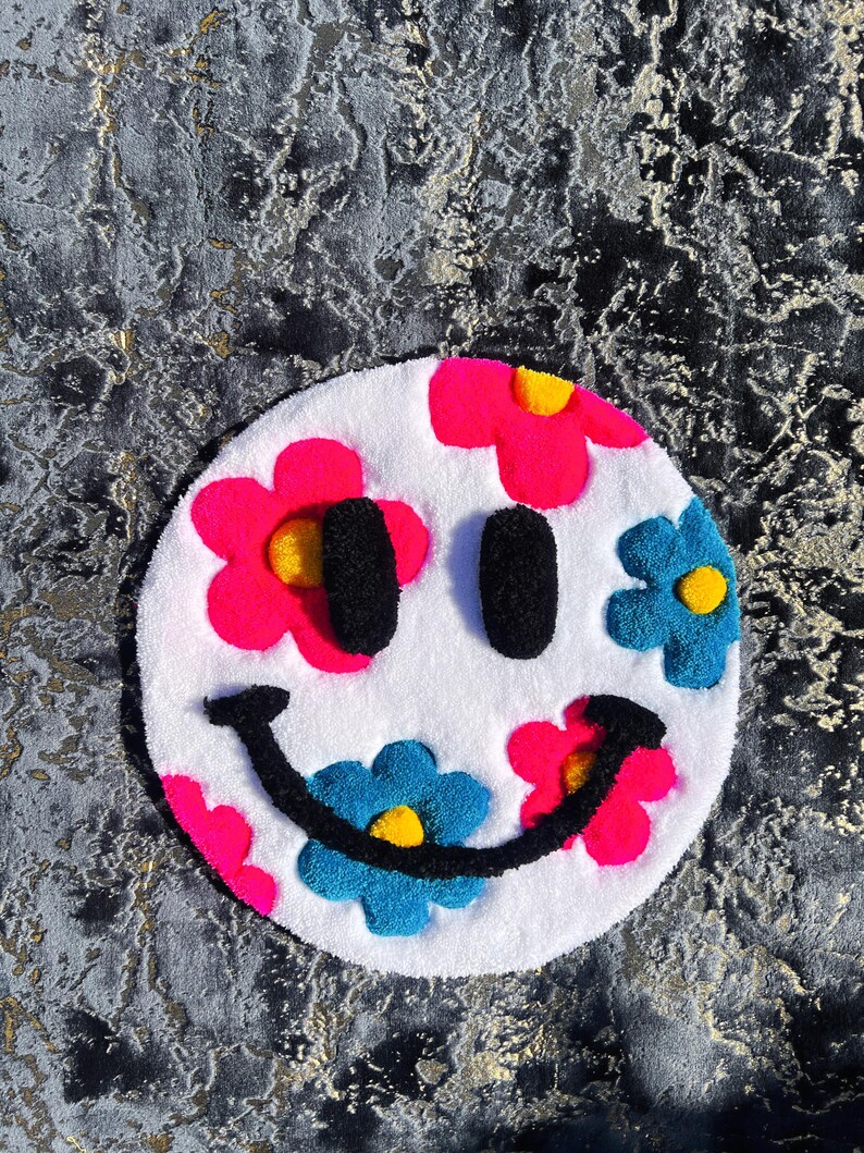 Retro Smiley Face Tuft Rug, Smiley Face 3D Custom Rug, Personalized ...