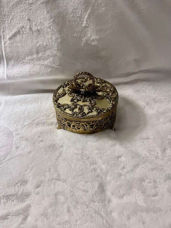 Vintage powder box gold - Gem