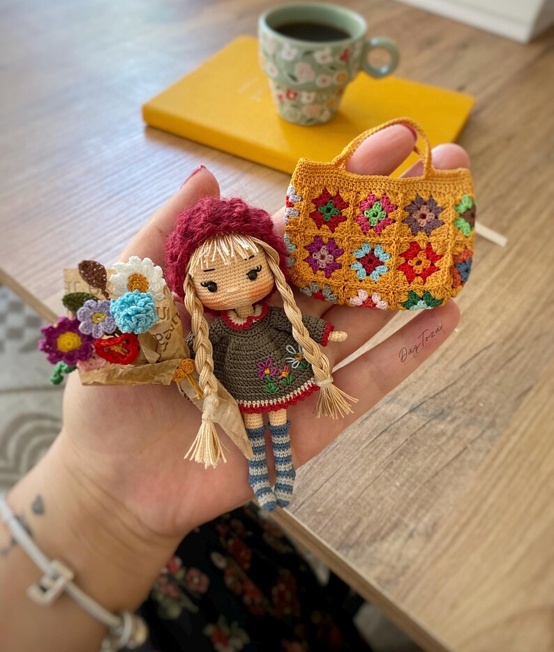 Amigurumi Miniature Baby Doll: Granny Square Bag & Flower Bouquet - Etsy