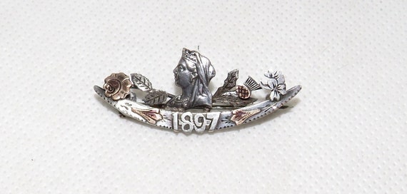 Queen Victoria Diamond Jubilee Pin - Gem
