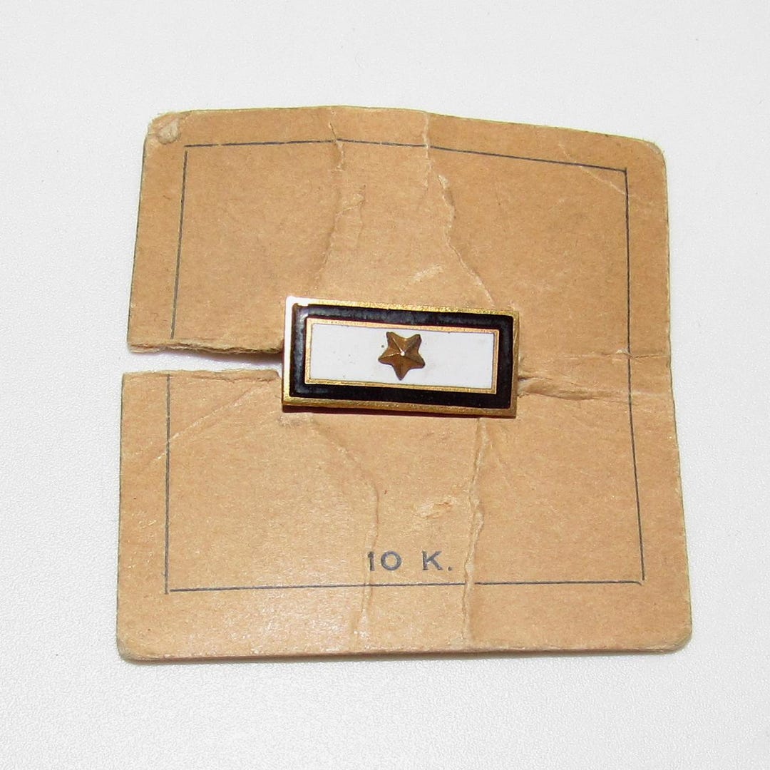 WWI Gold Star Mother Pin in Gold and Enamel on Card - Etsy