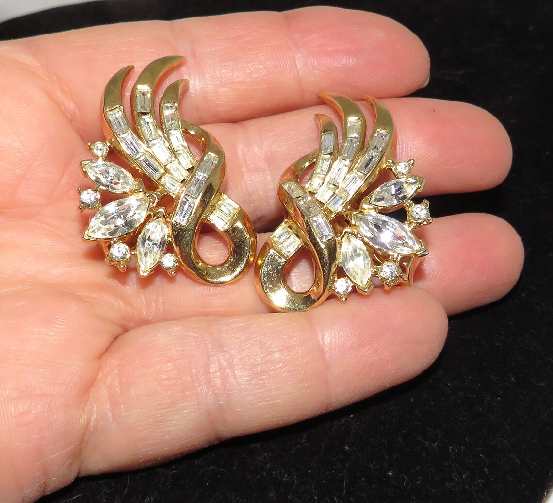 Trifari Gold Tone and Rhinestone Pin and Earring Set - Etsy
