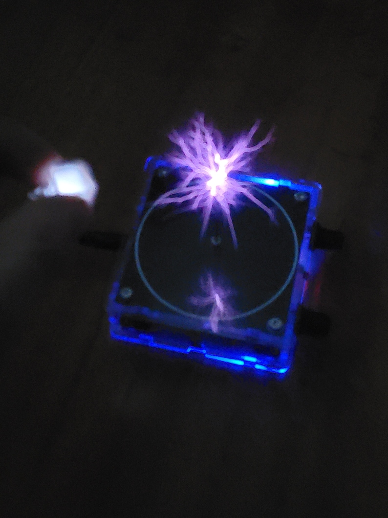 99.999% Helium Discharge Cube Element Sample for Element Collection - Etsy