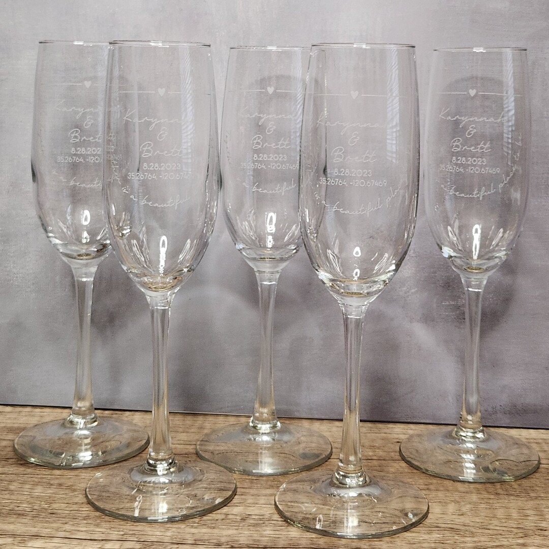 Personalized Champagne Glasses for Wedding Favor, Bride and Groom ...