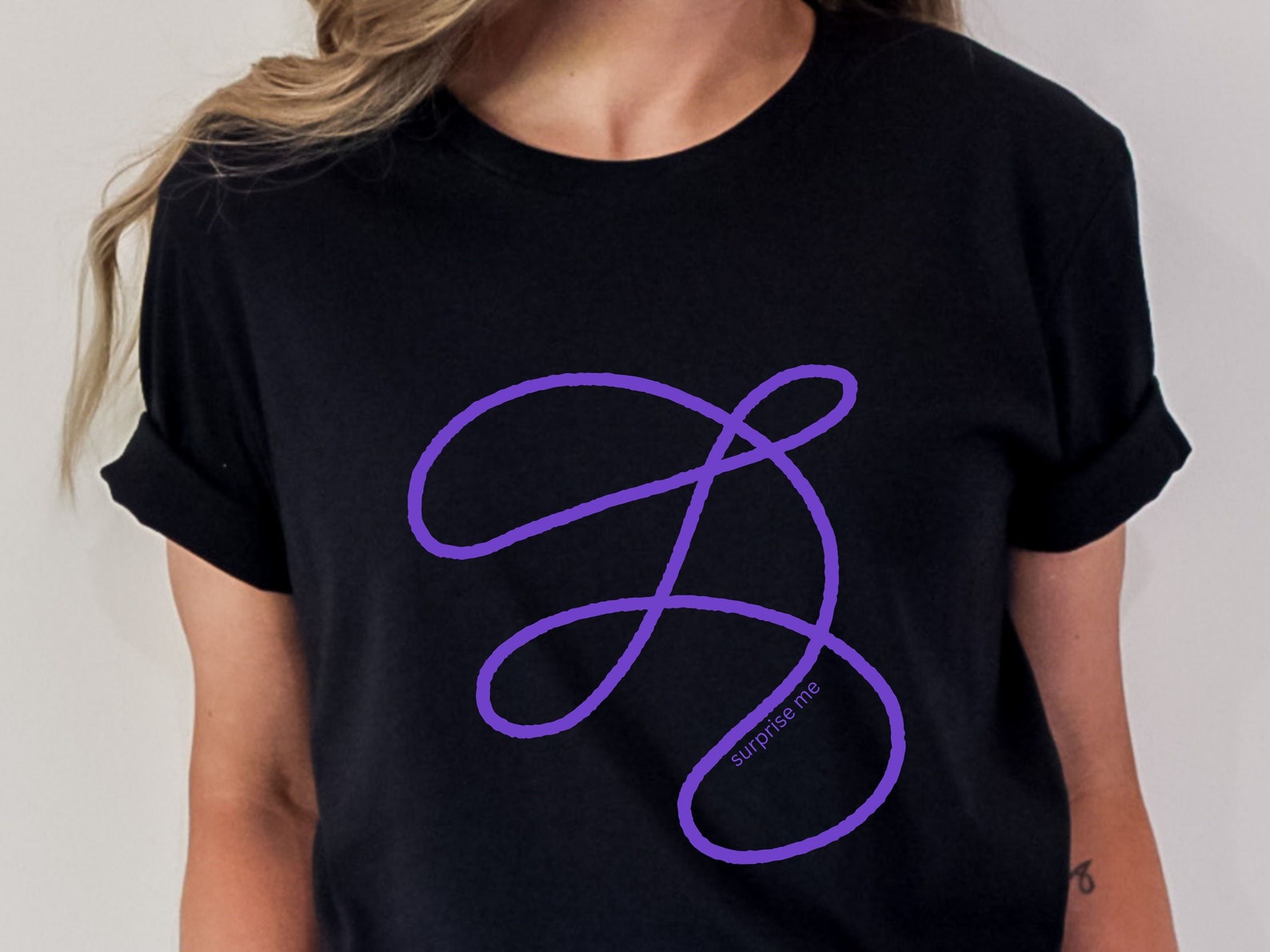 Artistic Curvy Blue Line Tee, Minimalist Design Tee, Neon Blue Doodle T ...