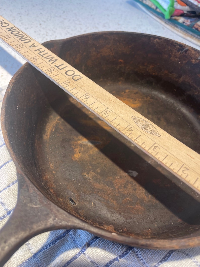 Rusty Vintage Unique "ugly" Hammered Dimpled Chicken Fryer Deep Skillet ...
