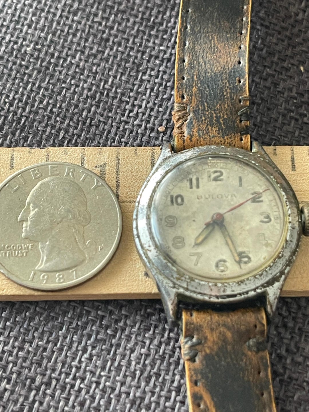 Vintage Bulova Silver Tone Round Face Watch With Lume Watch Hands & Red ...