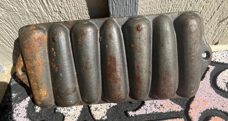 Vintage Rusty Cast Iron Cornbread Mold 7 Ears No Label Orphan Pan ...