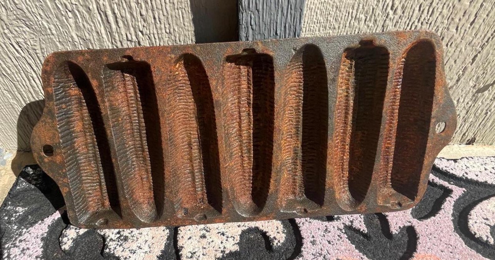 Vintage Rusty Cast Iron Cornbread Mold 7 Ears No Label Orphan Pan ...
