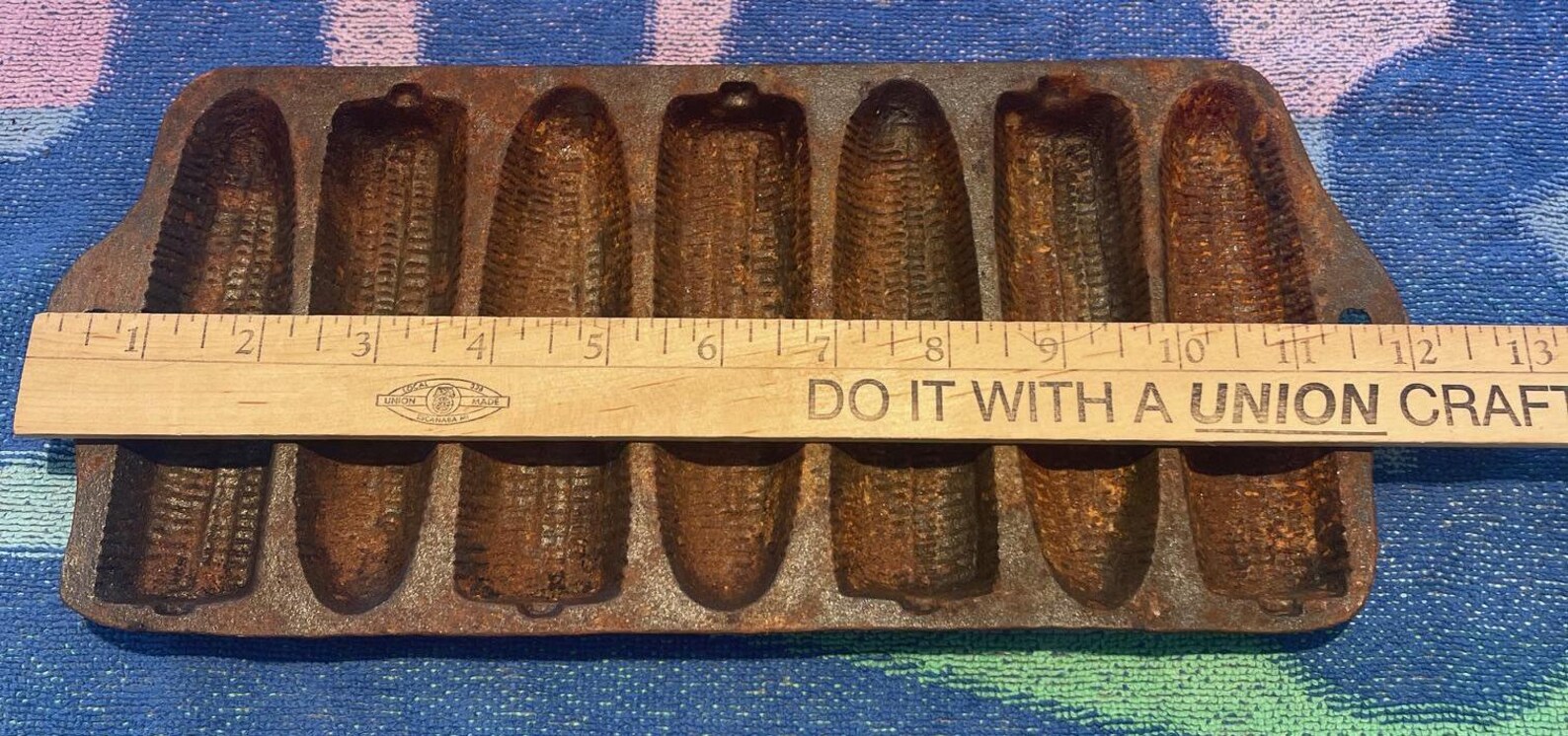 Vintage Rusty Cast Iron Cornbread Mold 7 Ears No Label Orphan Pan ...