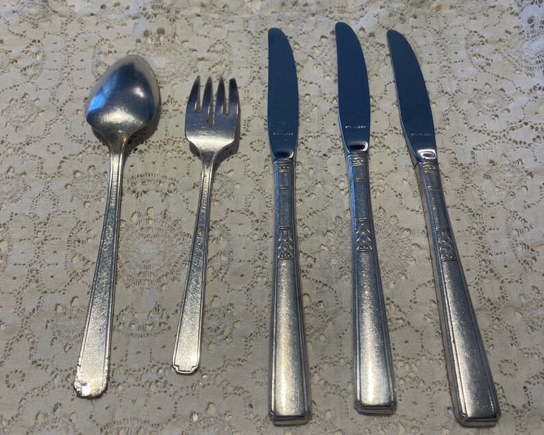 Silverplate Capri by 1881 Rogers Oneida Ltd Flatware Replacement and ...