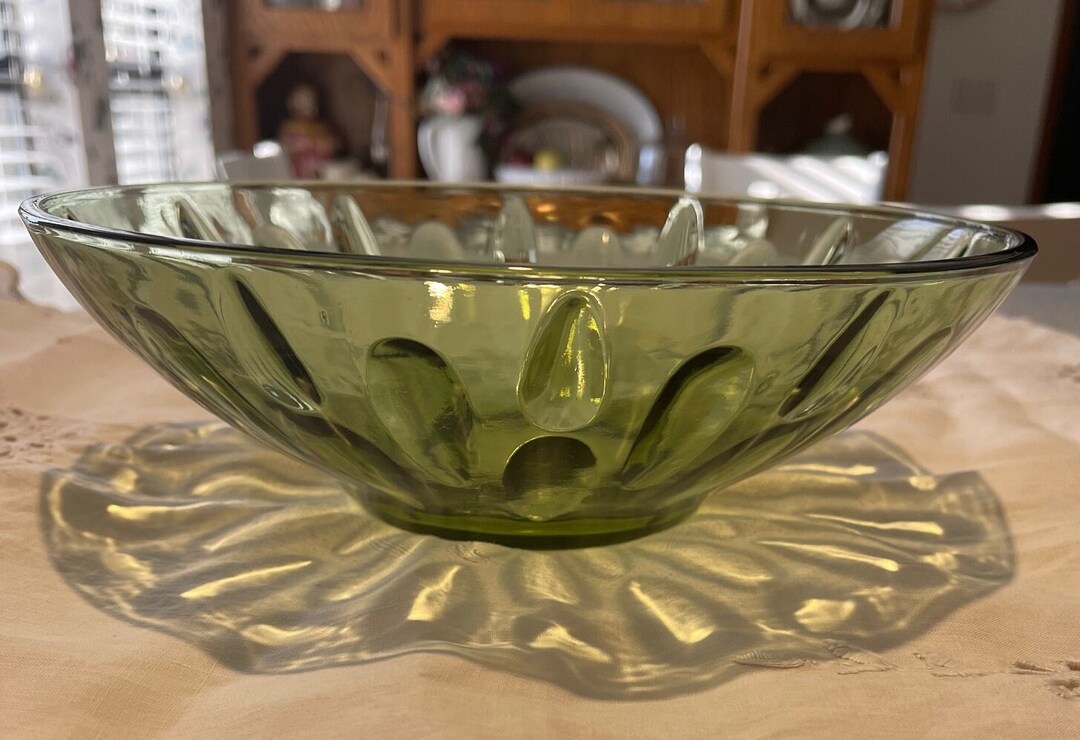 Vintage Hazel Atlas Hazelware Round Glass Bowl in Lyric Green Mod ...