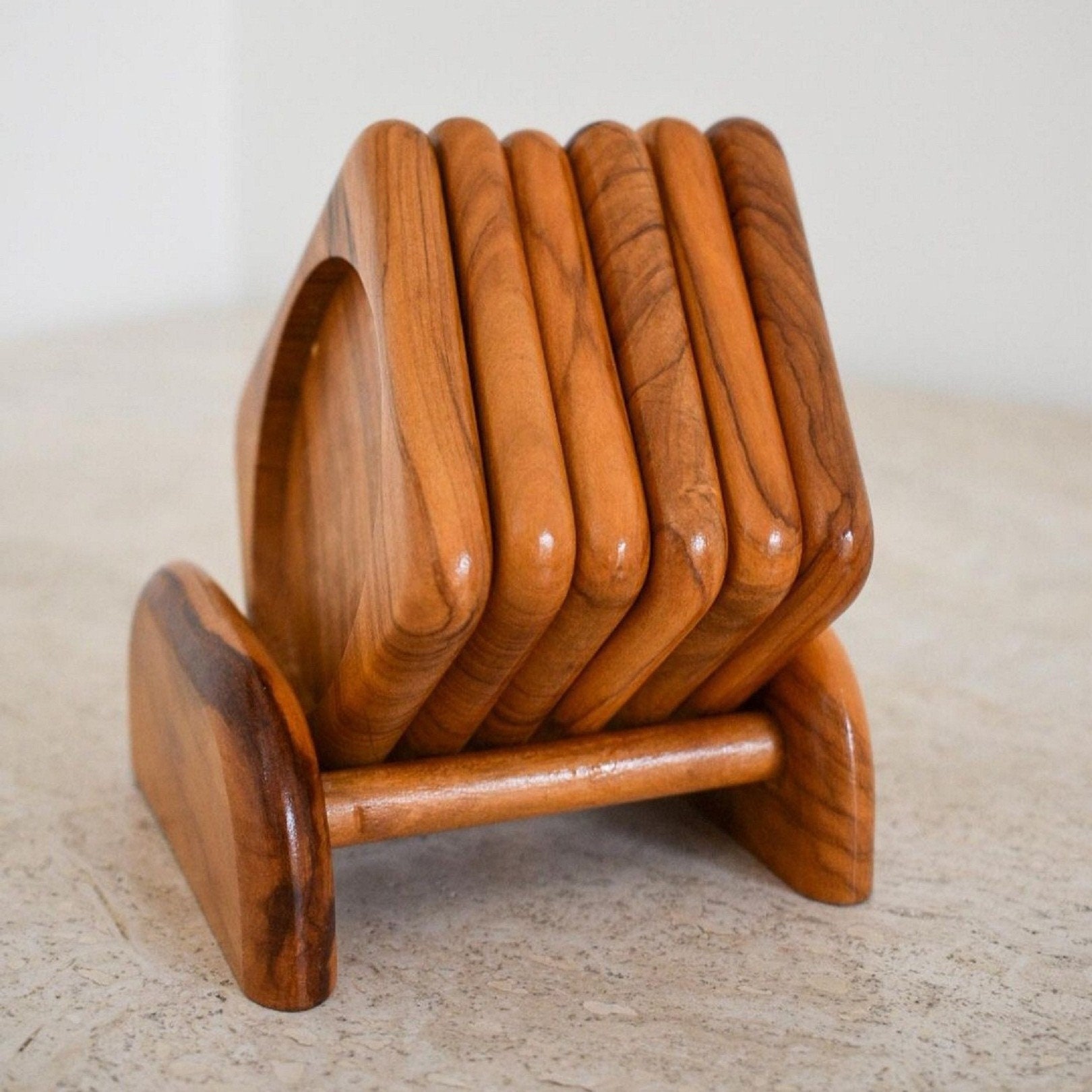 Teak Wood Round Corner Coaster, Set of 6 Pieces With Stand Glossy ...
