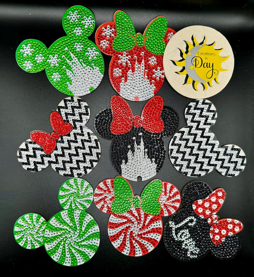 Disney Mickey & Minnie Mouse Castle Peppermint Geometric Design ...