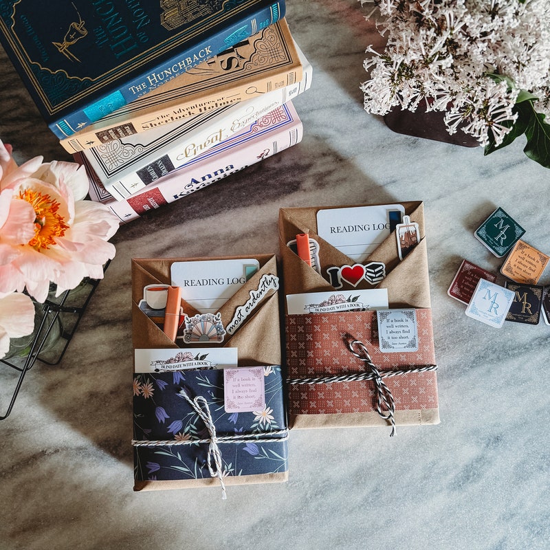 Blind Date With a Book - Etsy