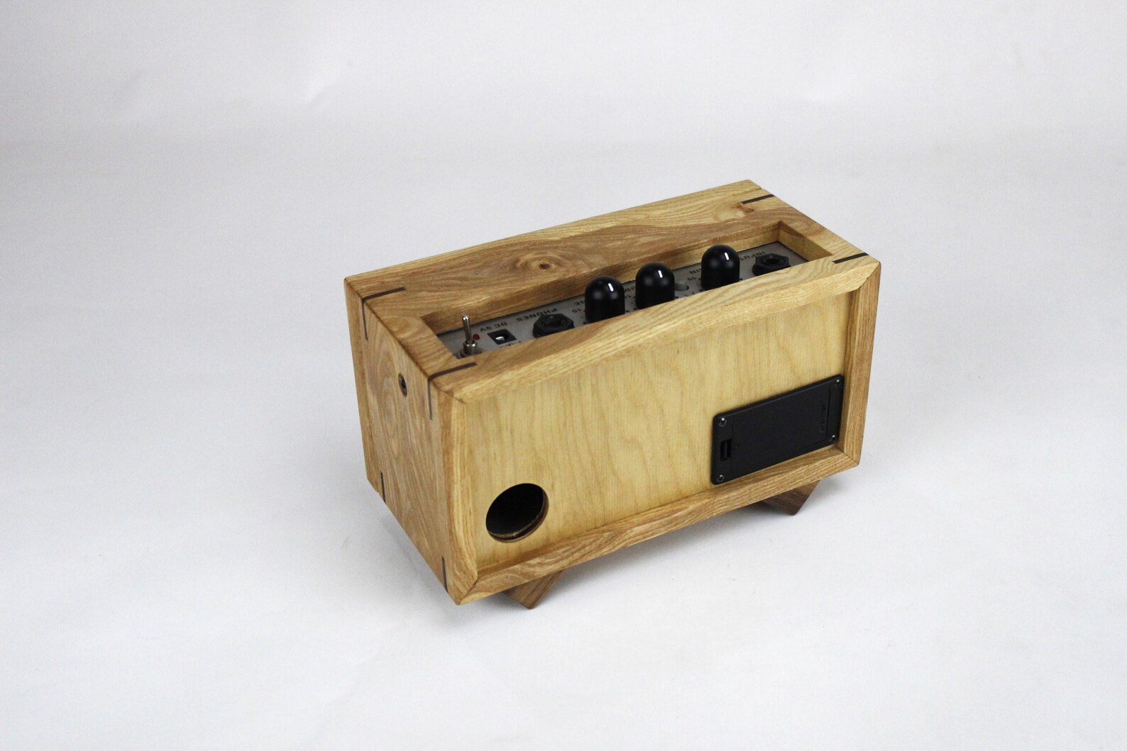 Washburn LA5 Custom Desktop Guitar Amp! 9V Practice/travel Amp ...