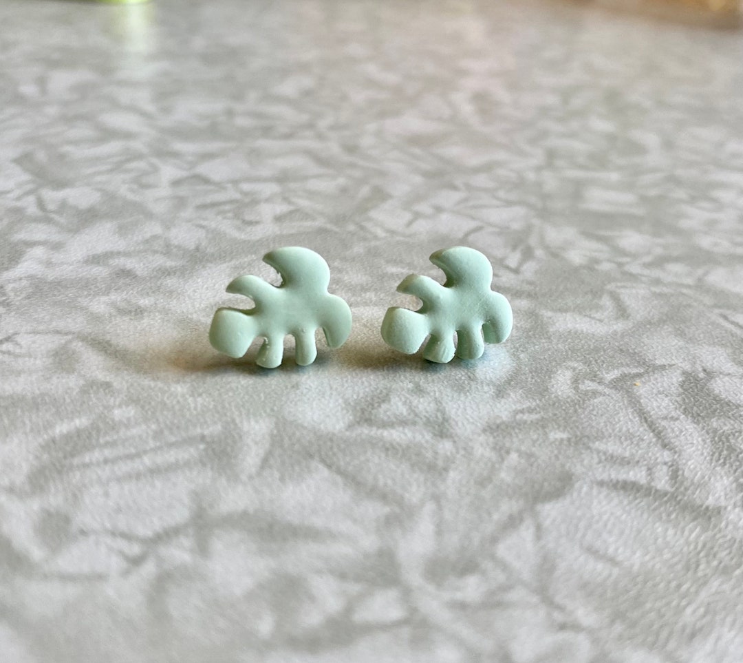 Mini Monstera Studs Stud Earrings, Monstera Leaf Earrings, Polymer Clay Earrings, Clay Studs - Etsy