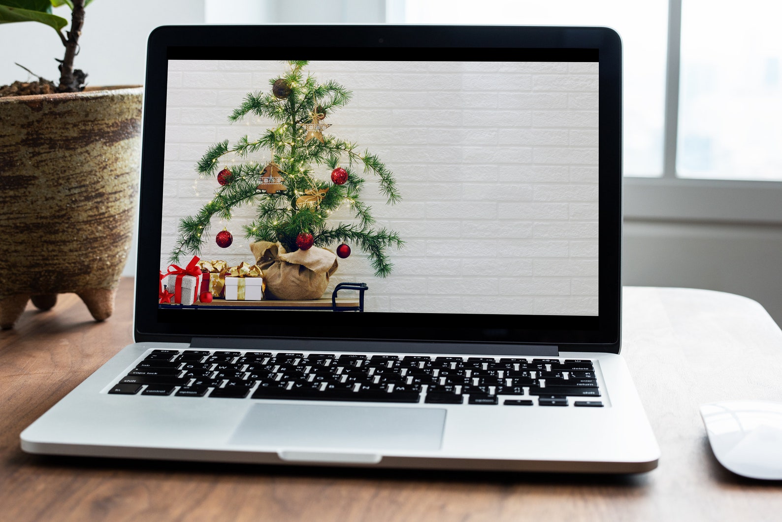 Home Office Christmas Zoom Background, Plain Brick Wall Christmas Tree ...