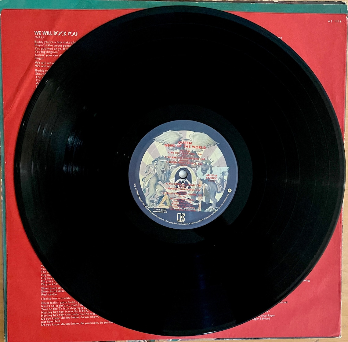 Queen (1977 Vinyl)- News of the World: Original Vintage Record Album ...