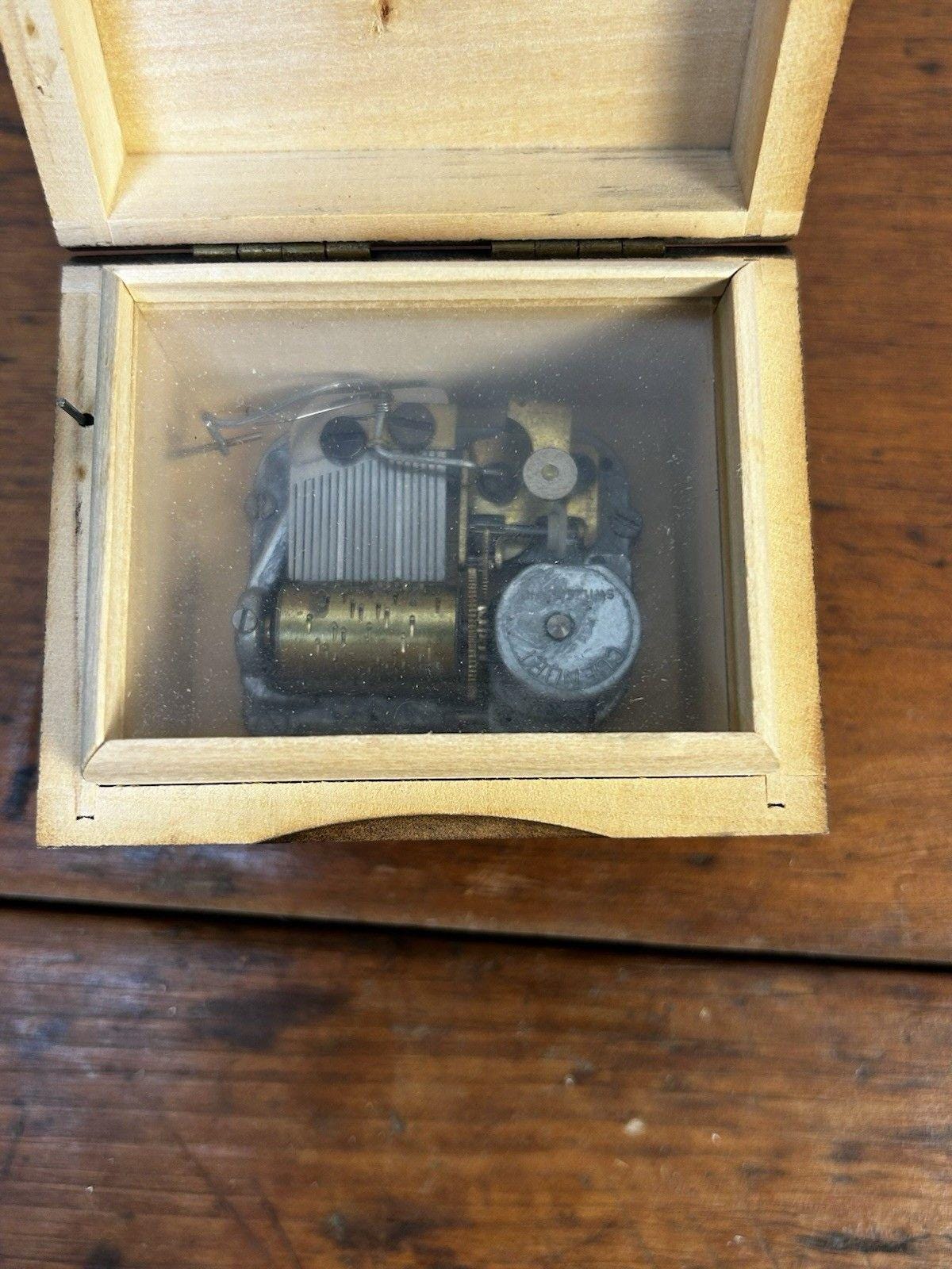 Vintage Cuendet Swiss Musical Movement Music Box Little Girl & Dog 7207 ...