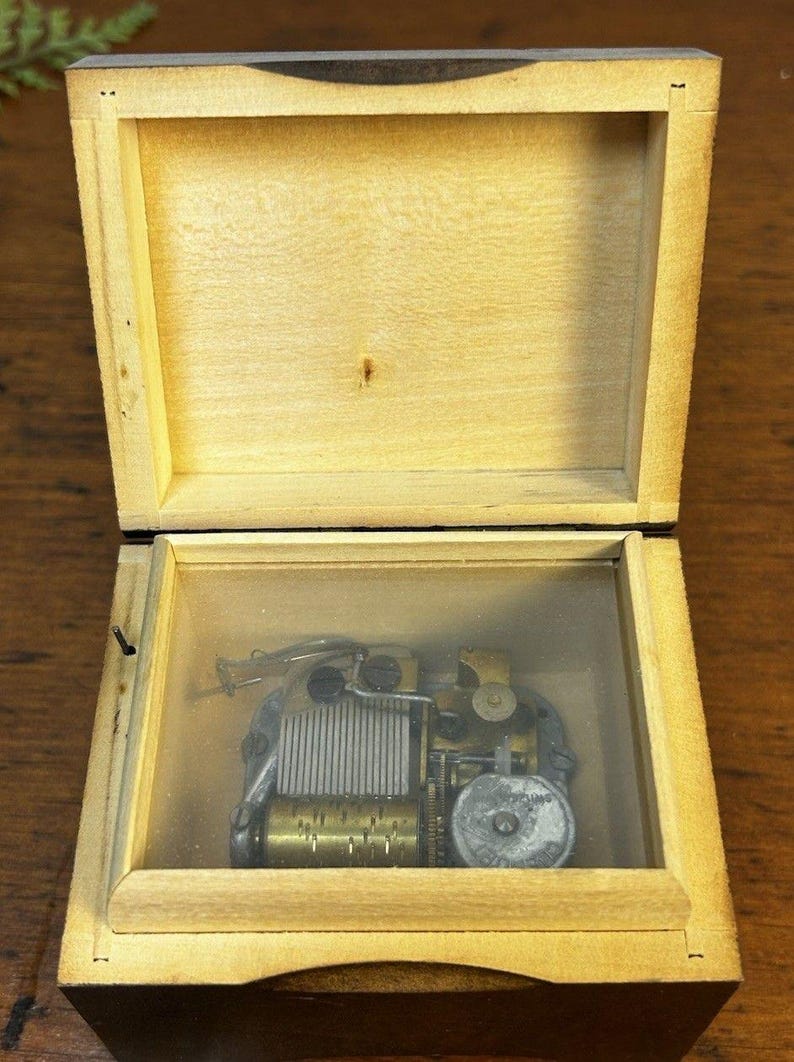 Vintage Cuendet Swiss Musical Movement Music Box Little Girl & Dog 7207 ...