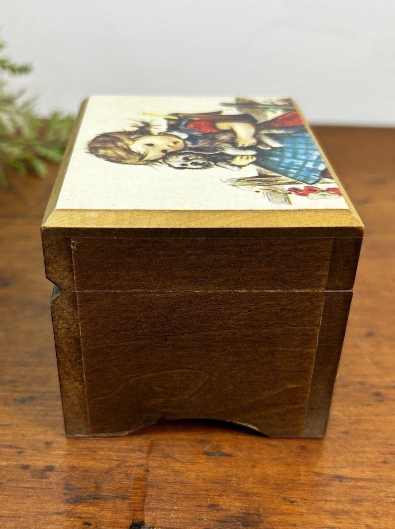 Vintage Cuendet Swiss Musical Movement Music Box Little Girl & Dog 7207 ...