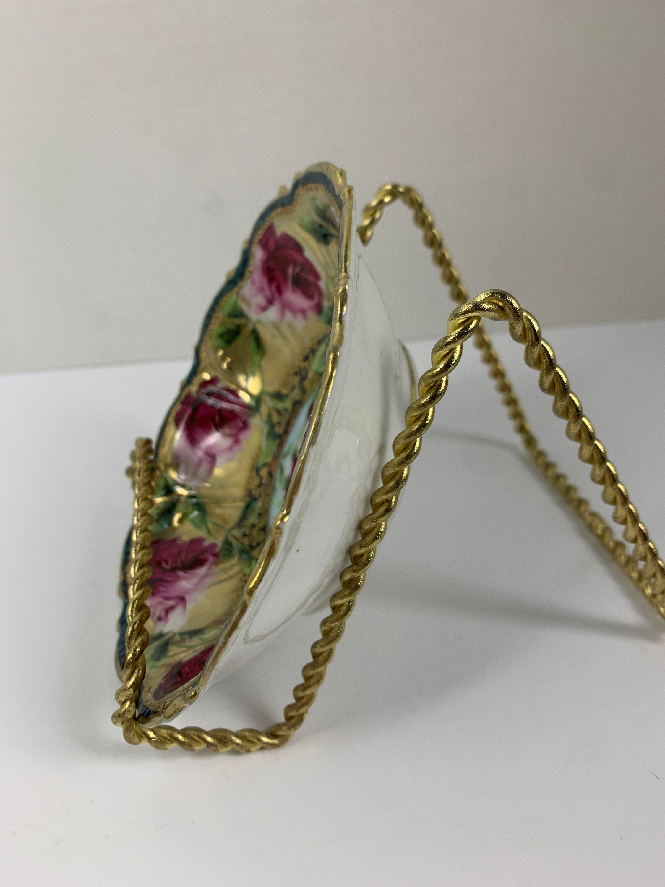 Nippon Hand Painted Bowl With Pink and Red Roses on a Gold Background ...