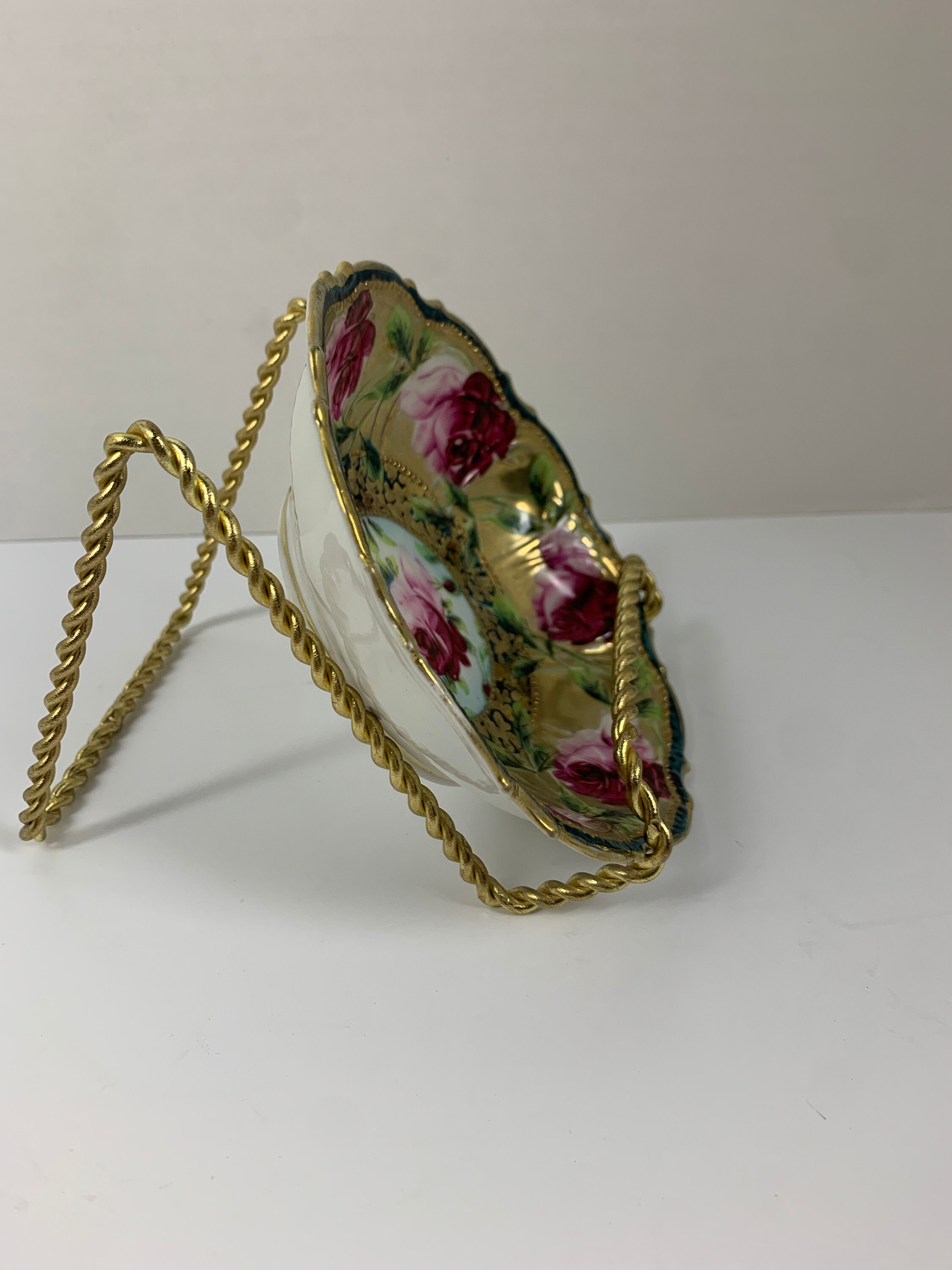 Nippon Hand Painted Bowl With Pink and Red Roses on a Gold Background ...