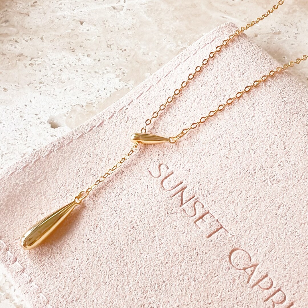 Holly Necklace: 18K Gold Vermeil Minimalist Asymmetric Teardrop ...
