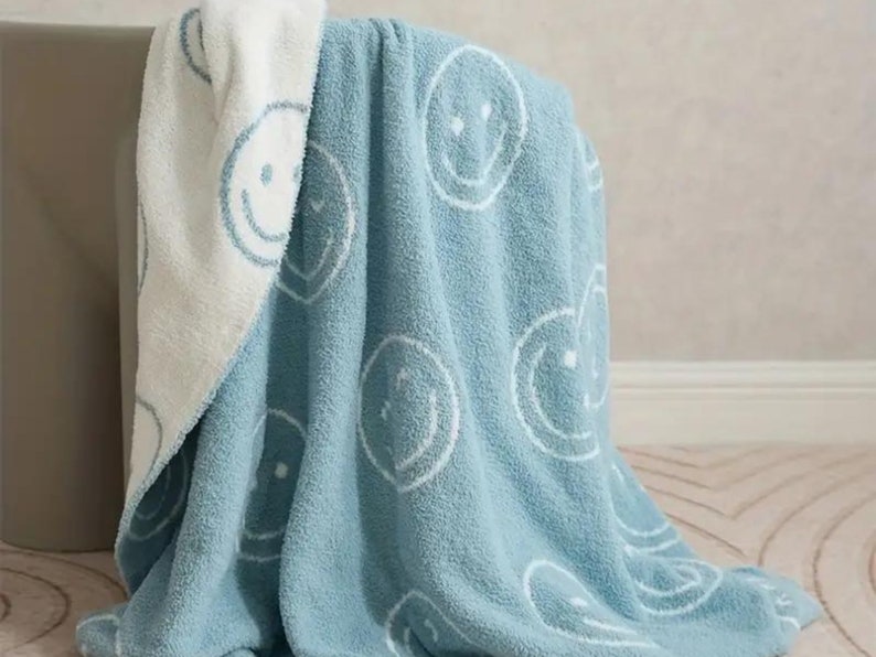 Smiley Face Blanket Luxury Soft Happy Smile Throw Blanket Baby Shower ...