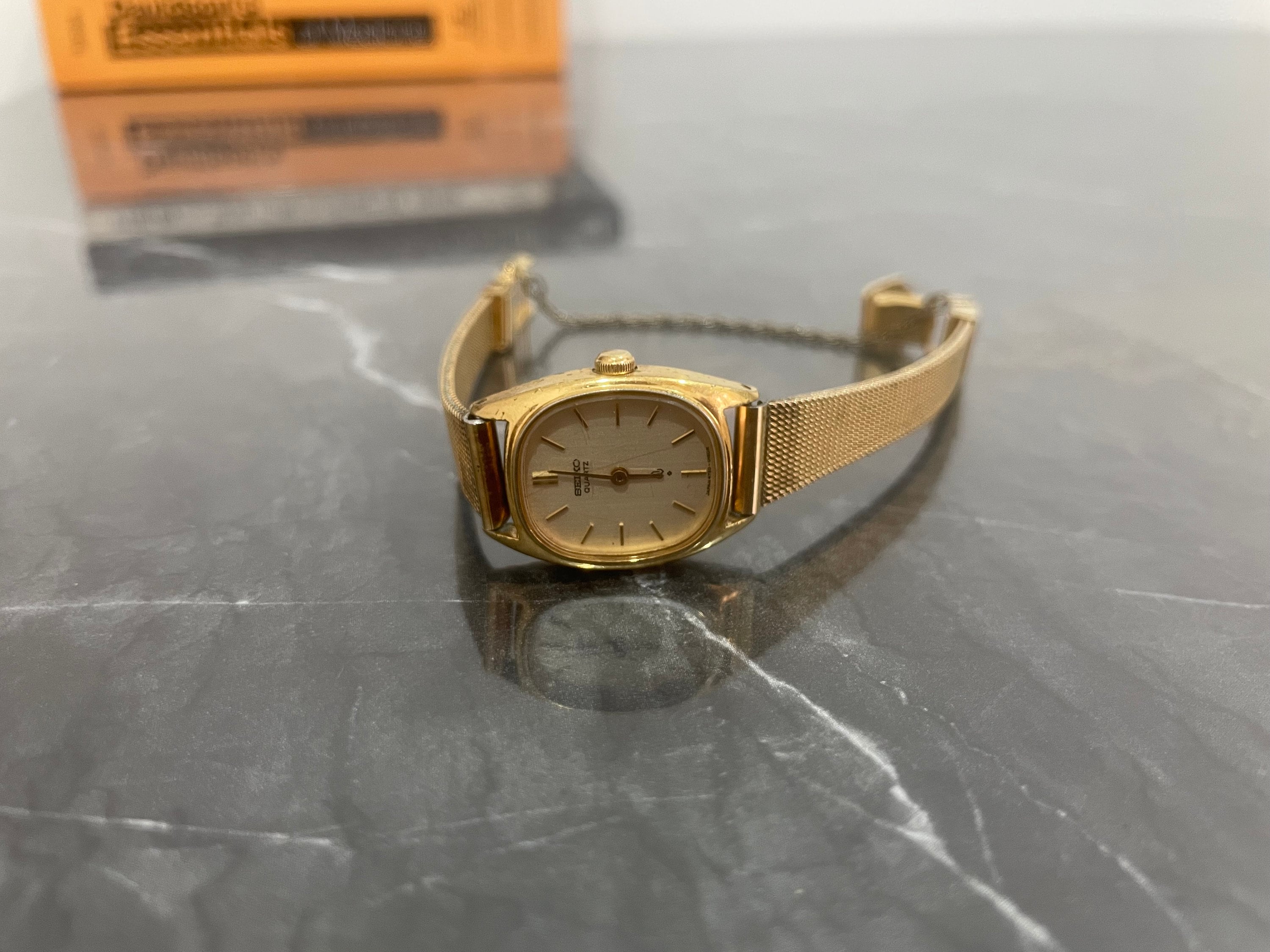 Vintage Seiko Woman Watch (small Size) - Etsy