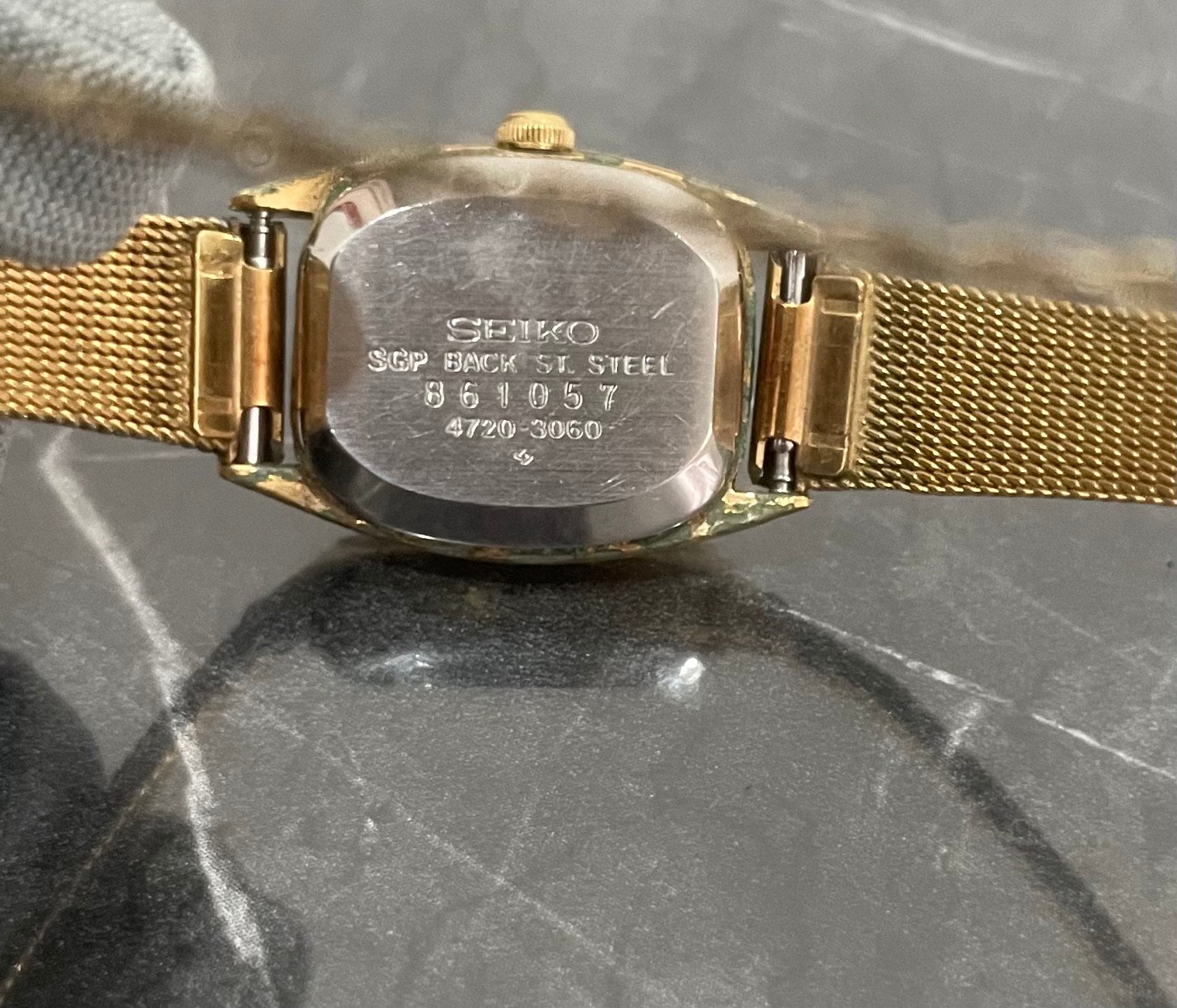 Vintage Seiko Woman Watch small Size - Etsy