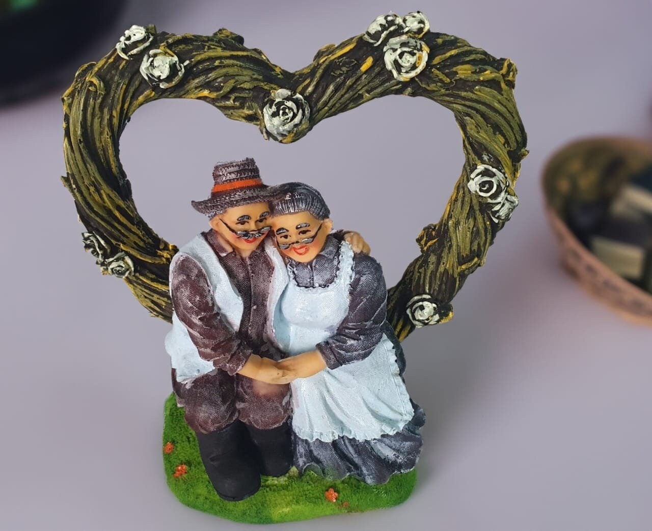 TCG 19 Cm Dada Dadi Statue Siting Together Holding Each Other Under ...