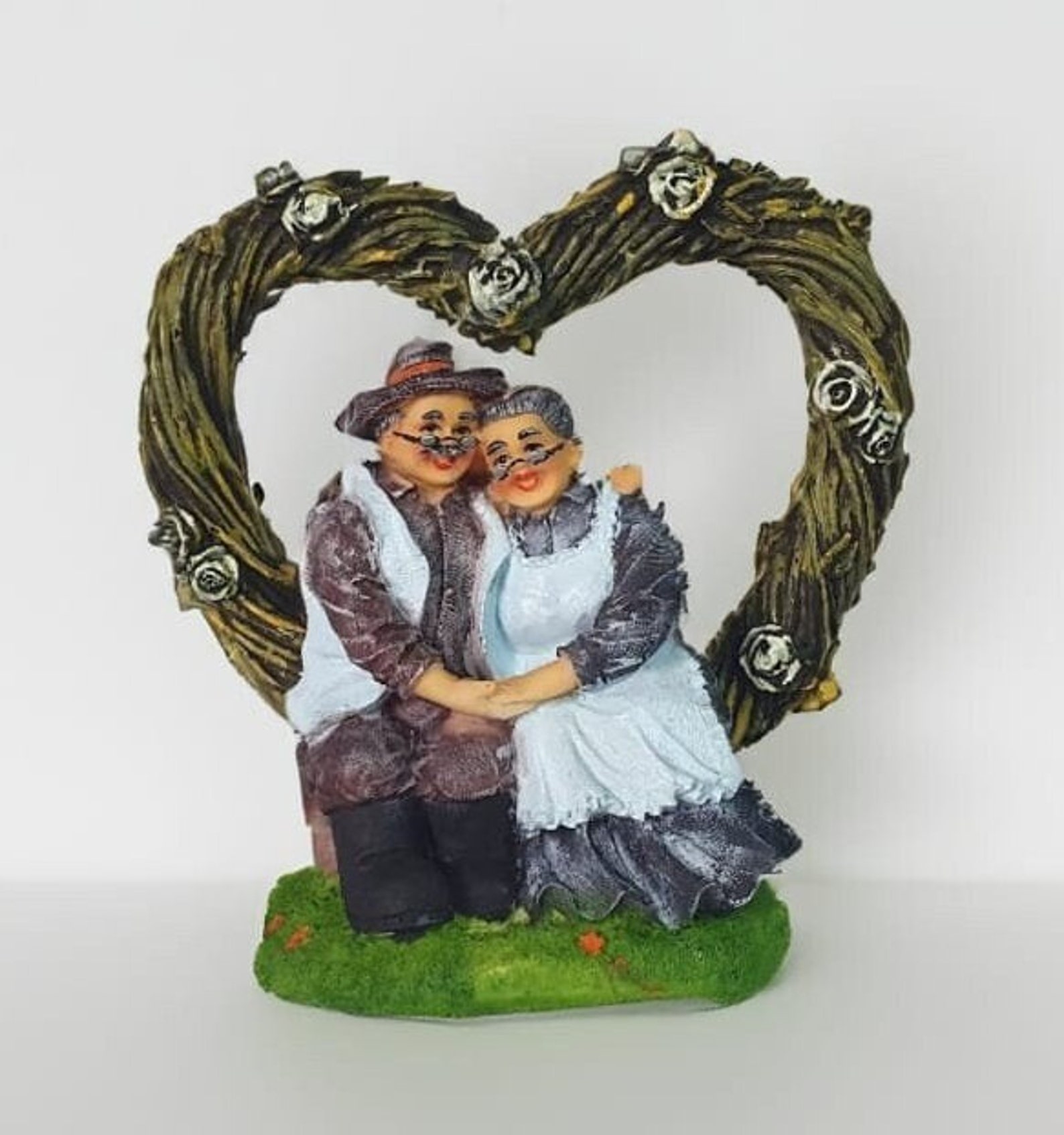 TCG 19 Cm Dada Dadi Statue Siting Together Holding Each Other Under ...
