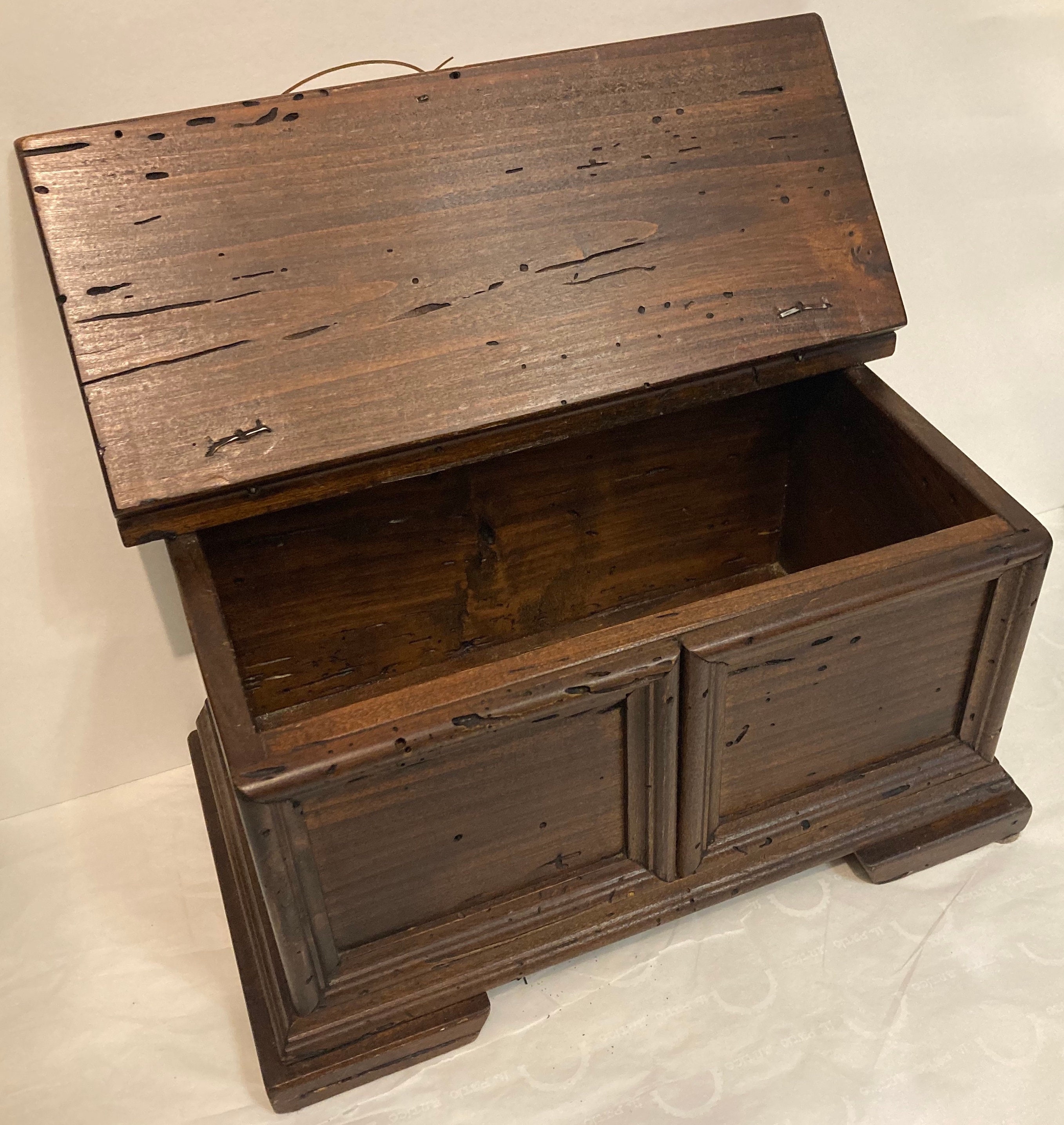 Made in Italy - Mini Table Chest in Antique Wood - Etsy
