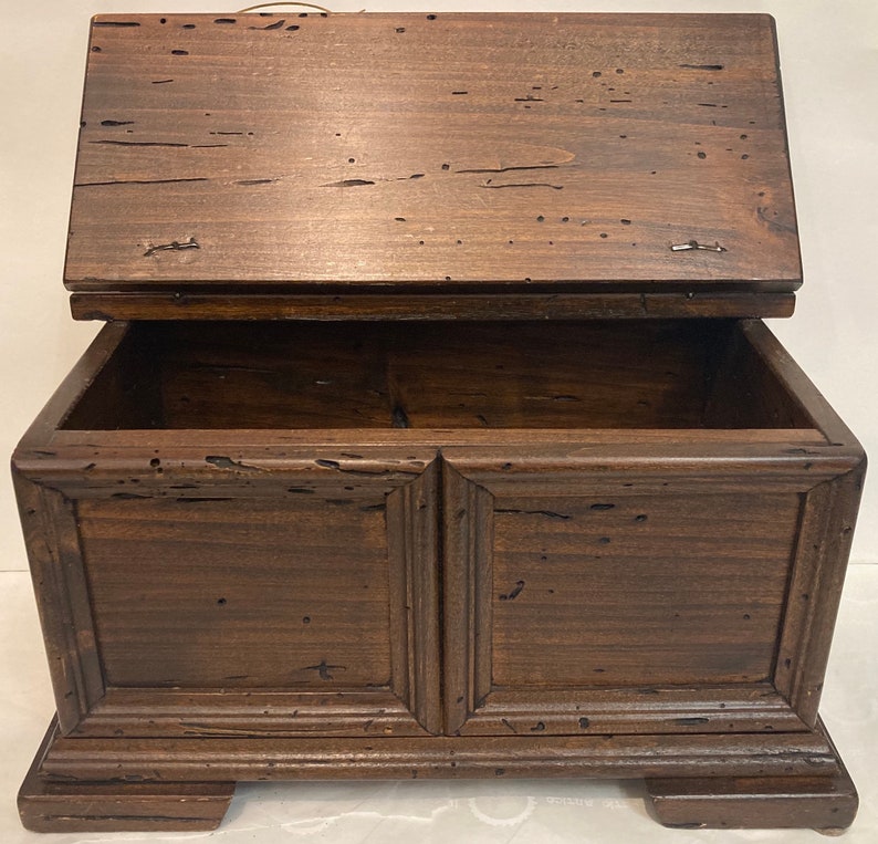 Made in Italy - Mini Table Chest in Antique Wood - Etsy
