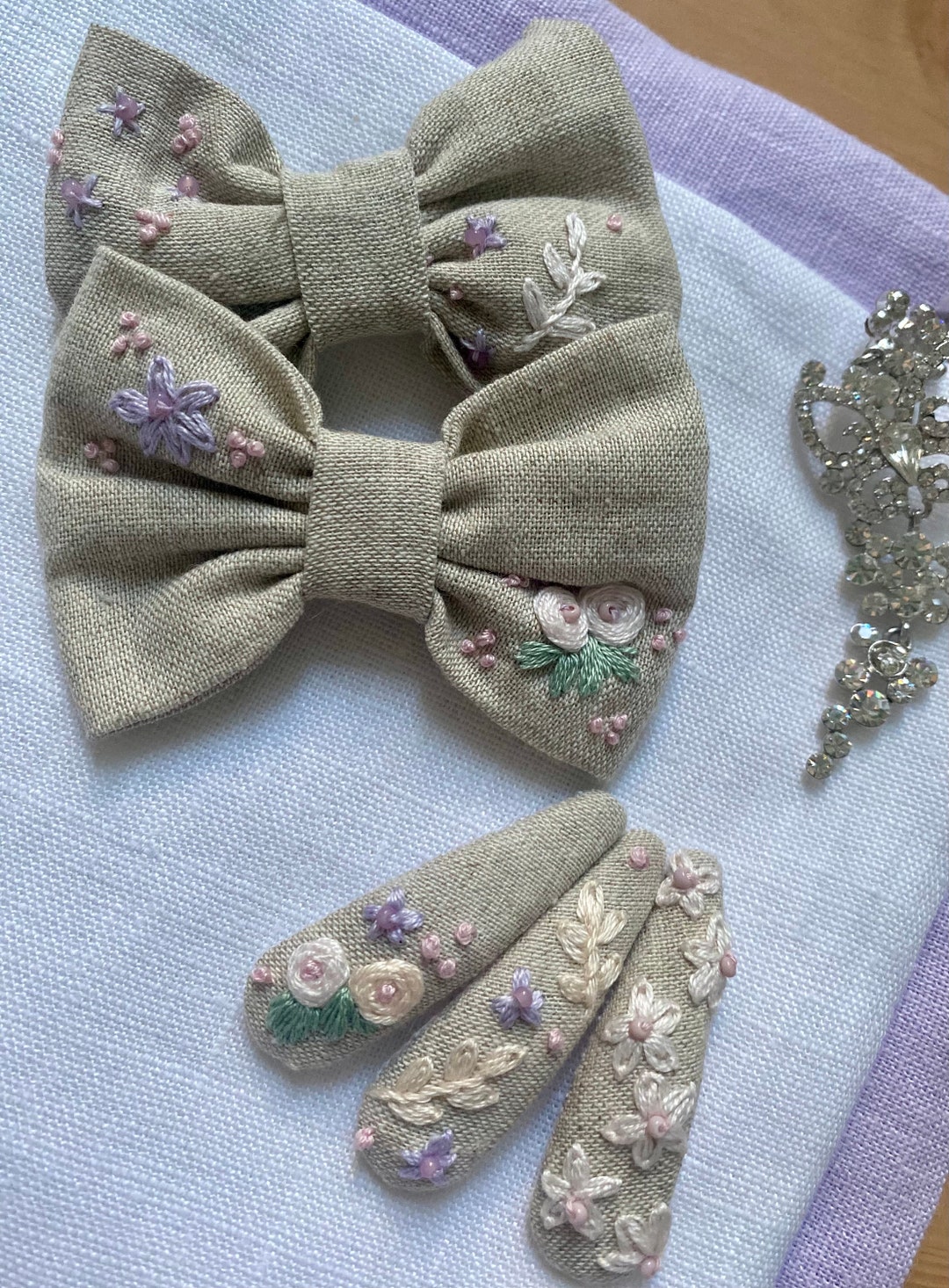Girls Embroidery Fabric Hair Bow, Hand-embroidered Linen Hair Bow ...