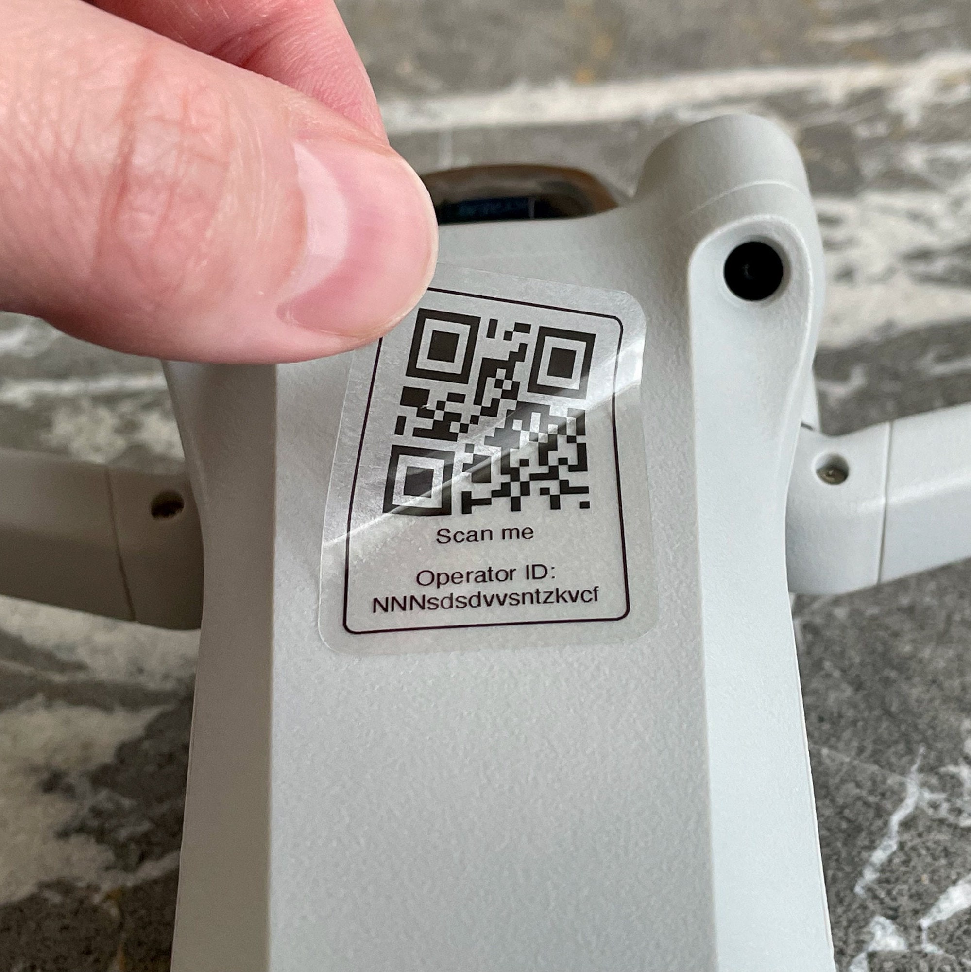 Duidelijke drone-ID-stickers Aangepaste weerbestendige FAA/CAA ...