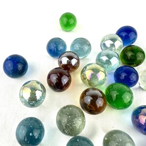 34 Vintage Iridescent and Solid Marbles Plus One Shooter - Etsy