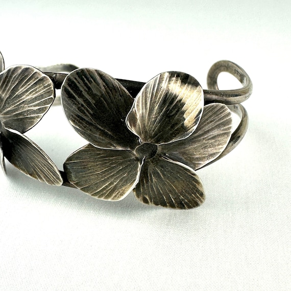 Stuart Nye Hand Wrought Sterling Pansy Bracelet - Gem