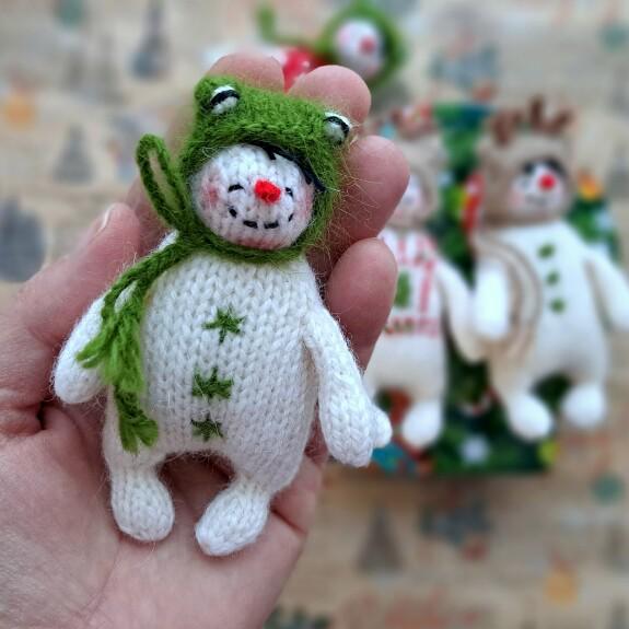 Knitted Bonnet Pattern for Mini Toys | Tiny Hat for Snowman or Small ...