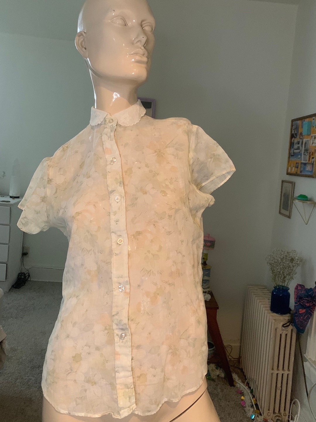 Sheer 70s Light Floral Button Up, Laced Collar, Small - Etsy