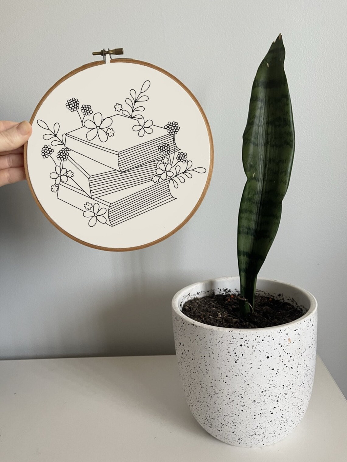 Floral Bookstack Embroidery PDF Pattern for Beginners - Etsy
