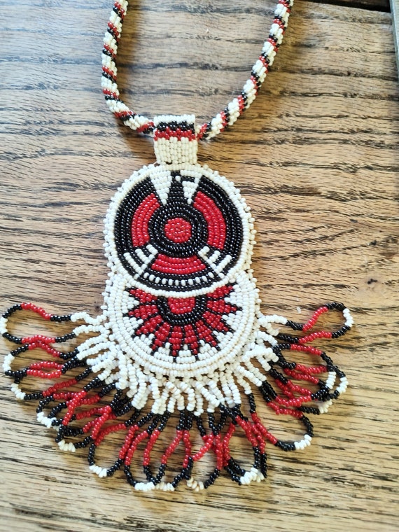 Native vintage beaded necklace Thunderbird - Gem