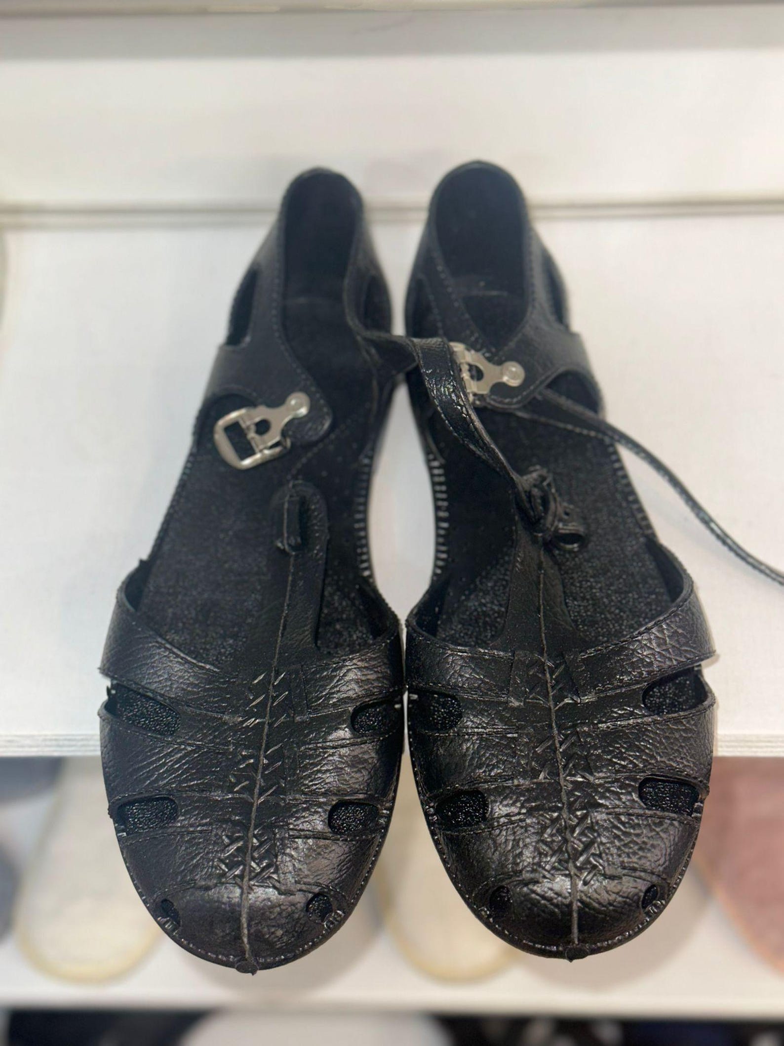 Eritrean Traditional Shida Shoes: Historic Plastic Sandals - Etsy