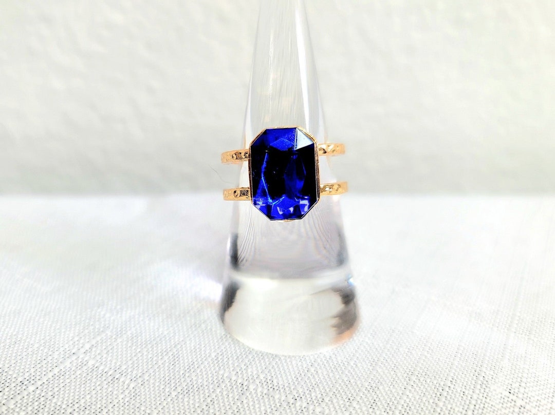 Vintage Gold Blue Jewel Emerald Cut Ring Size 8 Two Rows of Beaten Gold ...