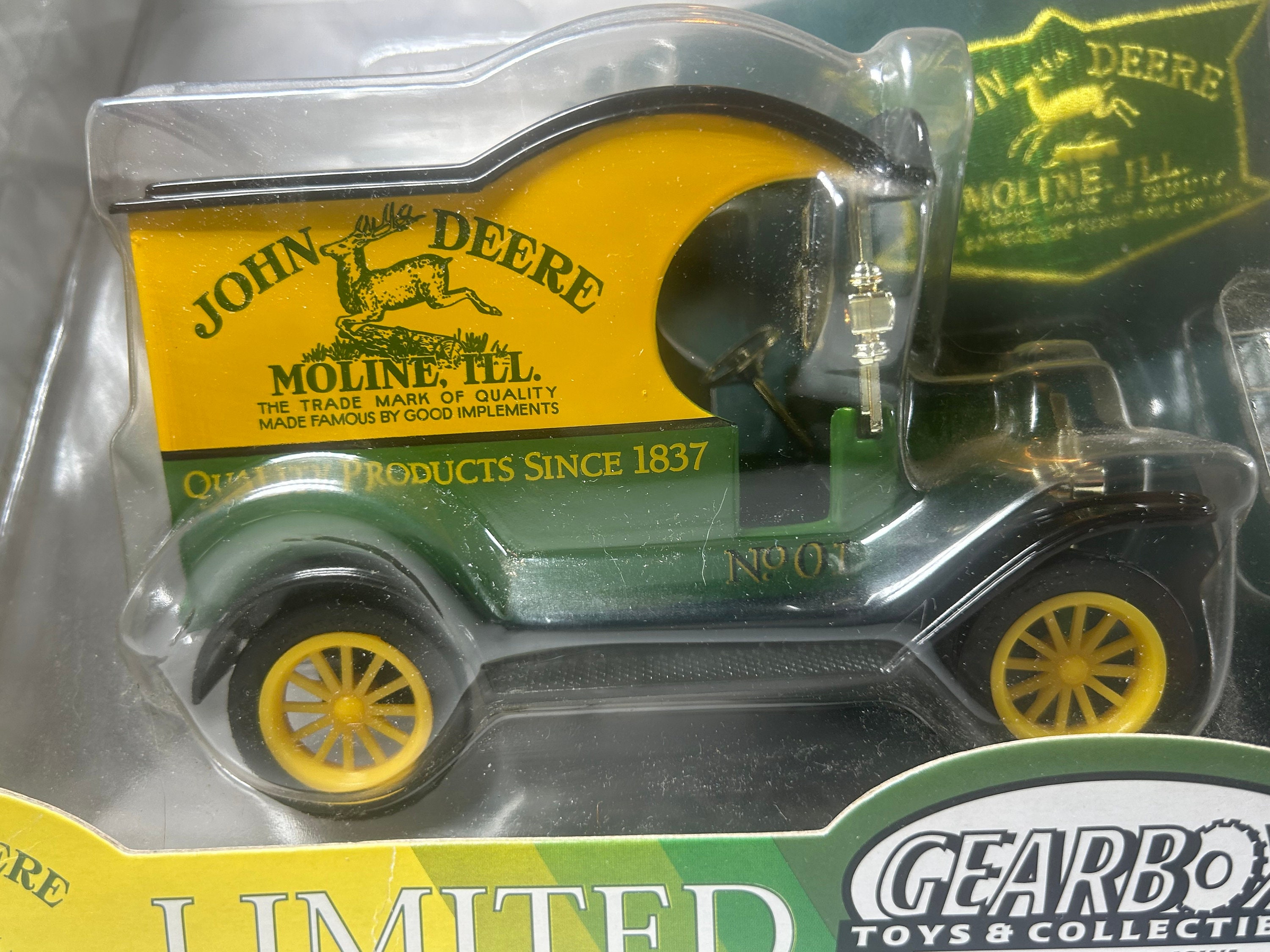 John Deere Model T Car With Gas Pump 2002 Edition, Collectible Car in ...