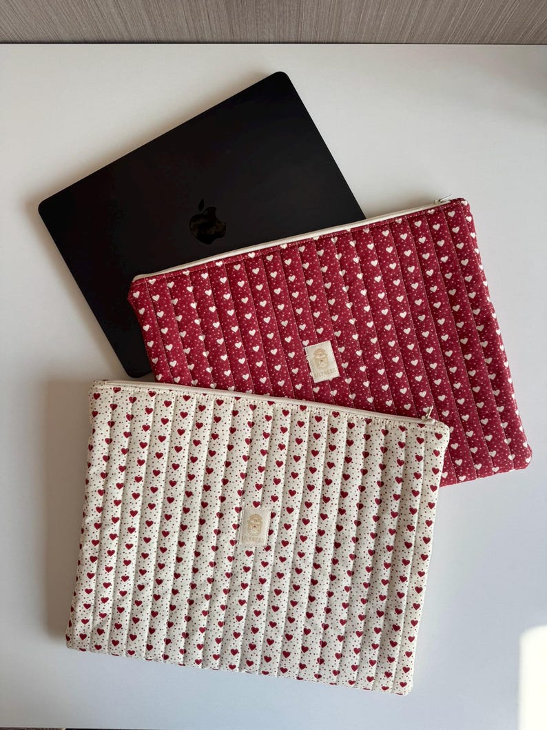 Handmade Quilted Laptop Sleeve: Red Heart Cotton Padded Tablet Case - Etsy