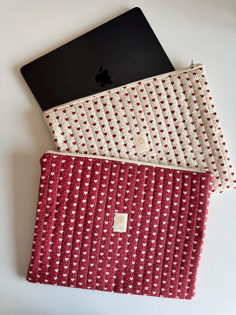 Handmade Quilted Laptop Sleeve: Red Heart Cotton Padded Tablet Case - Etsy